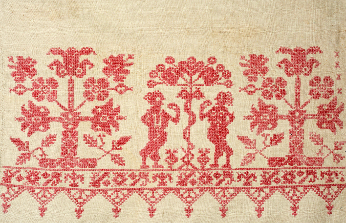 Hímzés Ádám és Éva ábrázolásával | Néprajzi Múzeum