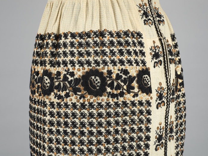 Sokác női ingből varrt ruha | Néprajzi Múzeum