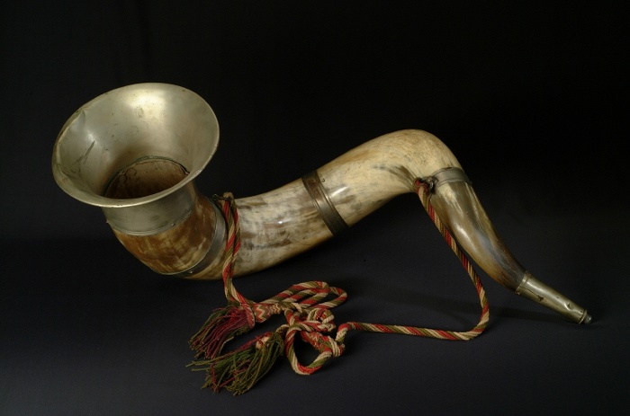 With Pipe, Drum, and Didgeridoo...2 | Museum of Ethnography