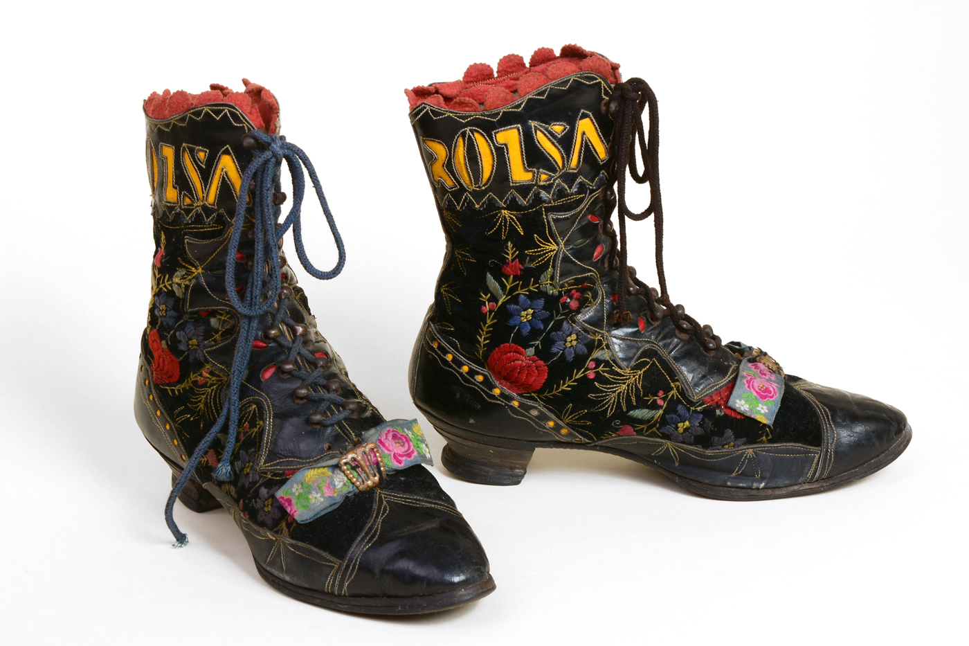 Bocskor, csizma, paduka | Néprajzi Múzeum