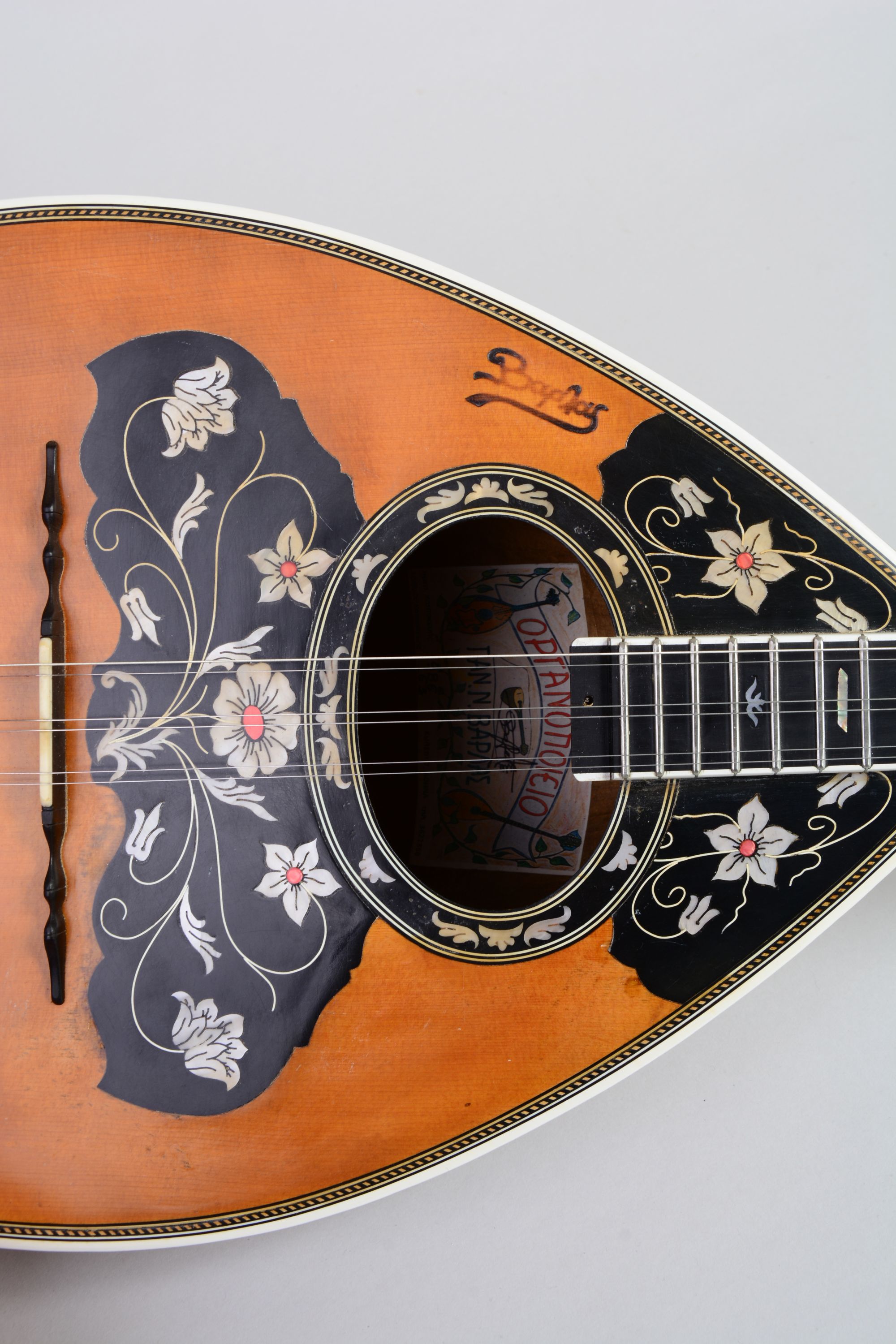 Buzuki - Az újkori görög szimbólum | Néprajzi Múzeum